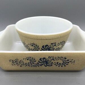 Pyrex Homestead 401 & 443 Mixing Bowl, 503 Refrigerator Dish, and 664 ...