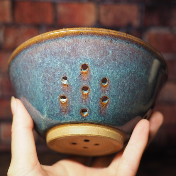 Ceramic Berry Bowl - Etsy