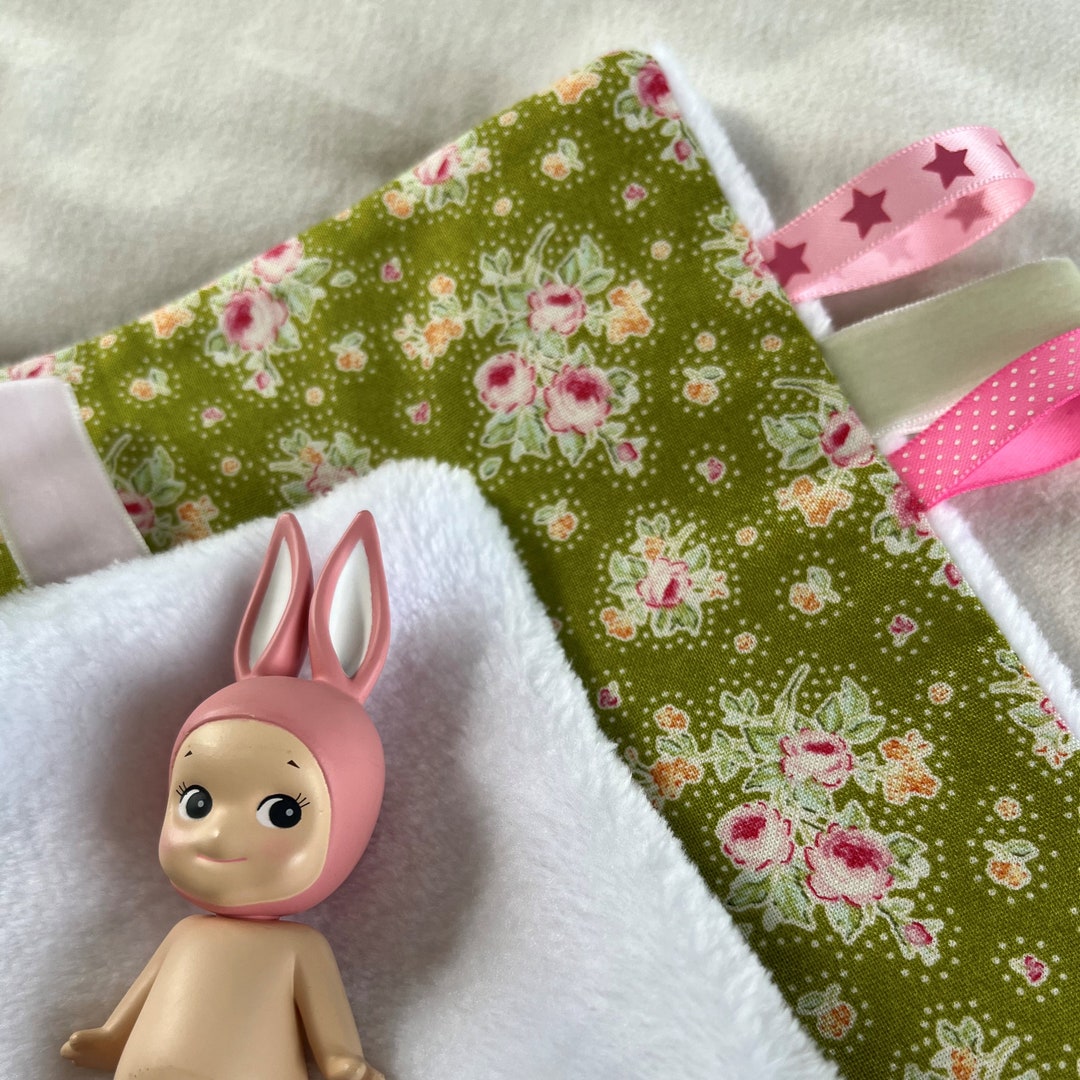 Doudou Labels Pattern Small Vintage Flowers on Green - Etsy