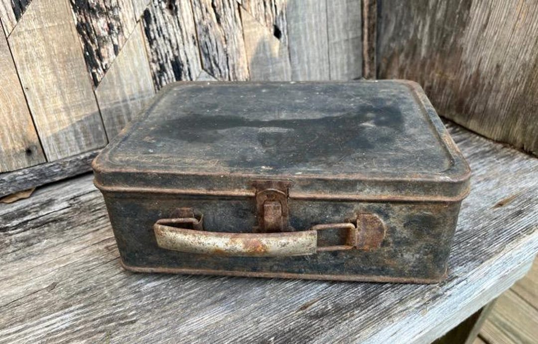 Vintage Rusty Crusty Tin Lunch Box - Etsy