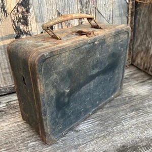 Vintage Rusty Crusty Tin Lunch Box - Etsy