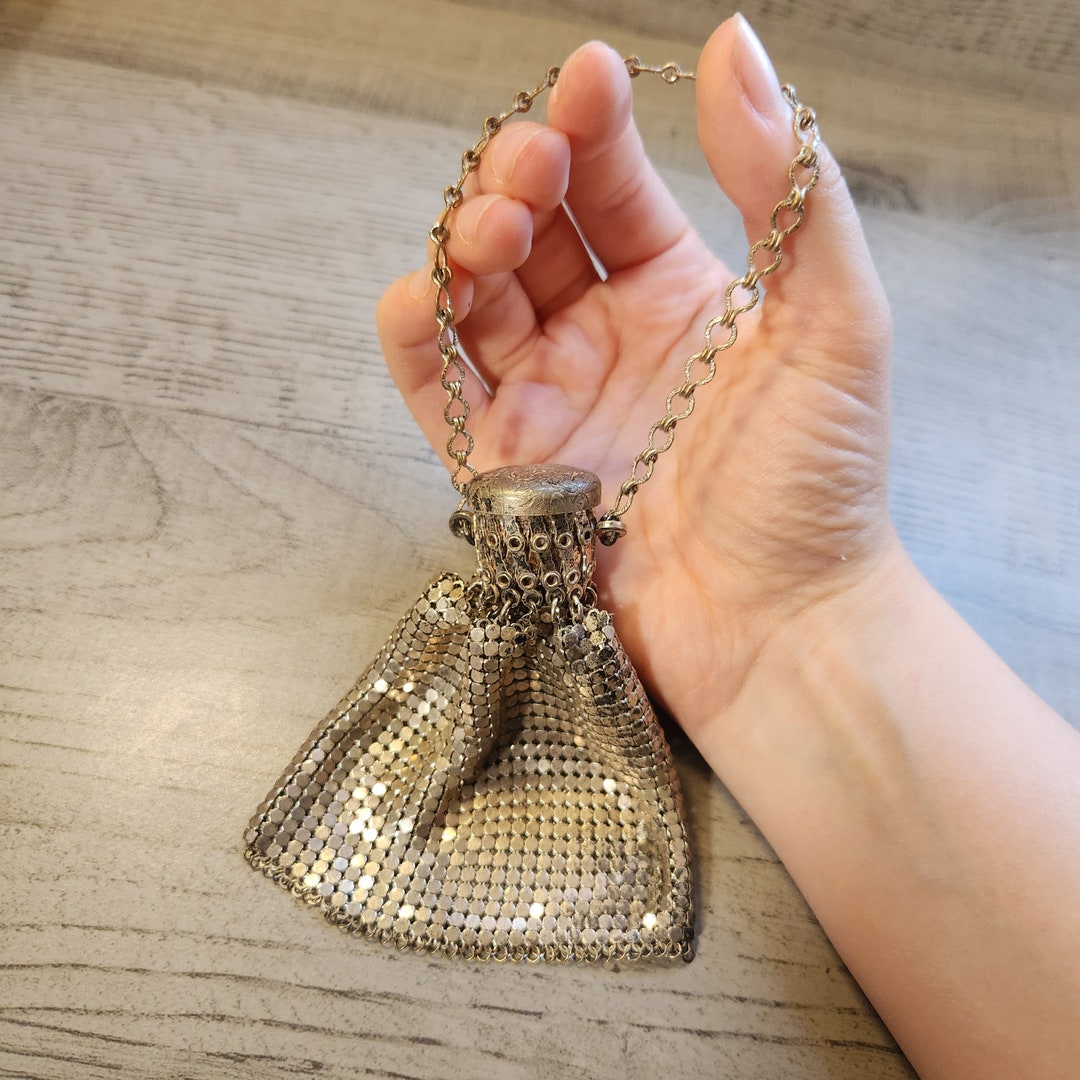 Antique Flapper Purse Metal Wristlet Real 1920s Flapper Girl Purse With ...