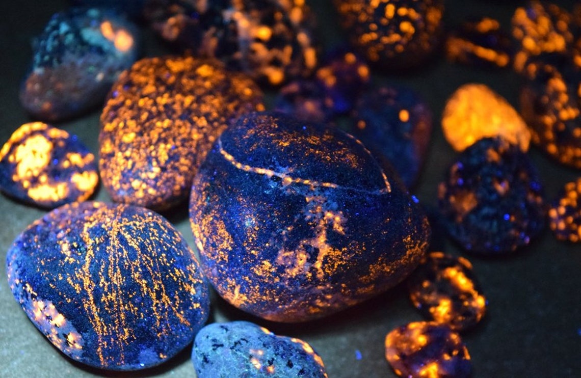 Yooper Stones Fluorescent Sodalites 1 Lb Lot Emberlites Lake | Etsy