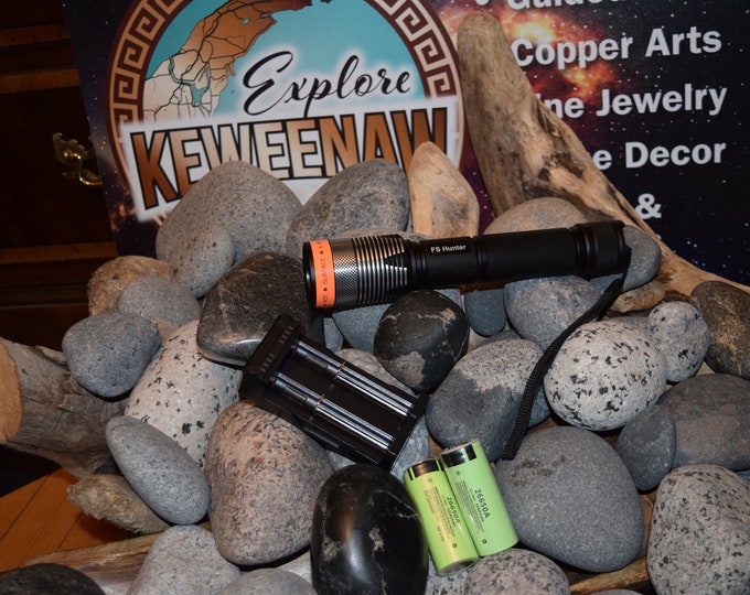 VIDEO FS Hunter Pro UV Flashlight 365NM for Fluorescent Sodalite ...