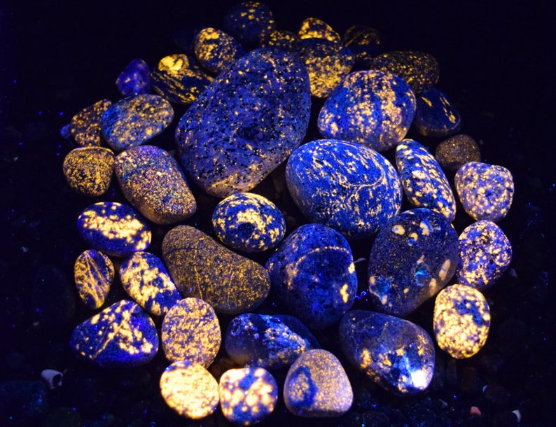 Yooper Stones Fluorescent Sodalites 2 Lb Lot Emberlites Lake Superior ...