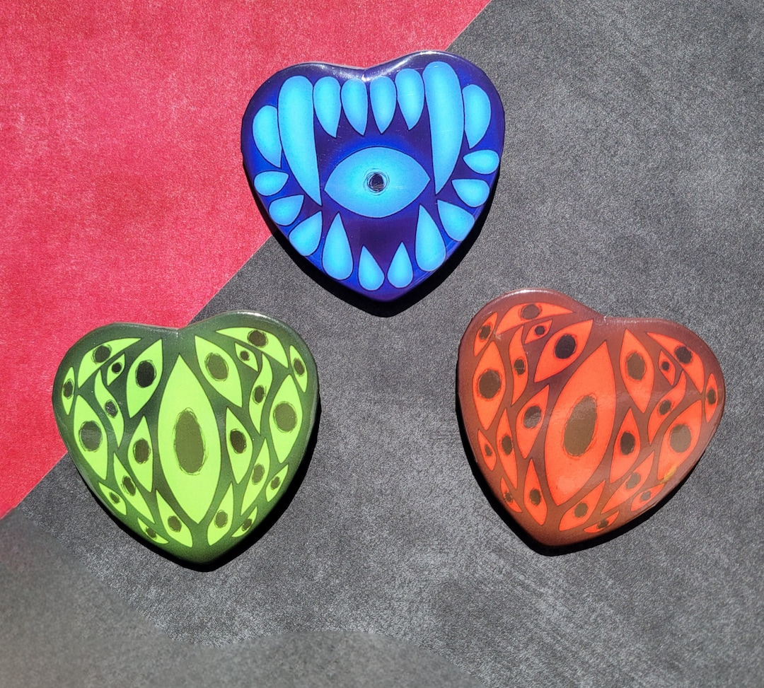 Eldritch Horror Heart Buttons - Etsy