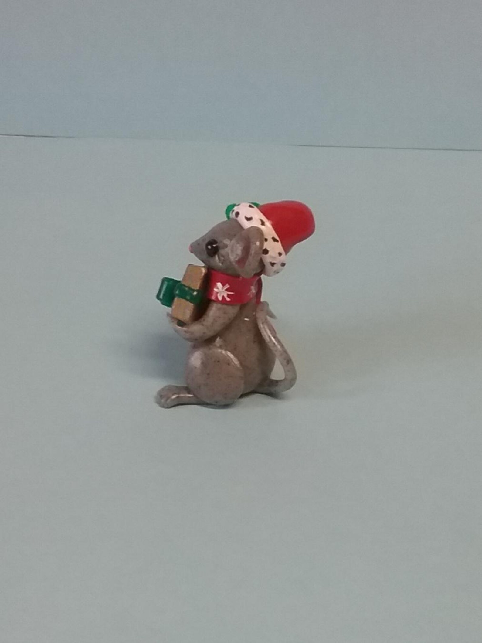 Hand Sculpted Christmas Present Mouse Figurine in Polymer Clay - Etsy