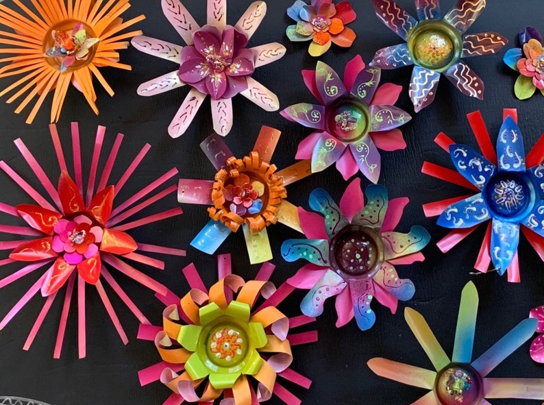 Groovy Metal Flowers - Etsy
