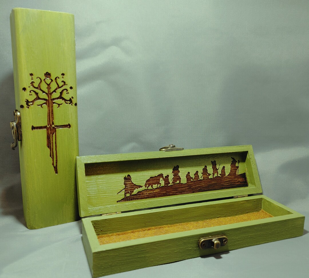 Dungeons & Dragons Narsil Sword LOTR Green Dice Box Fellowship Engraved ...