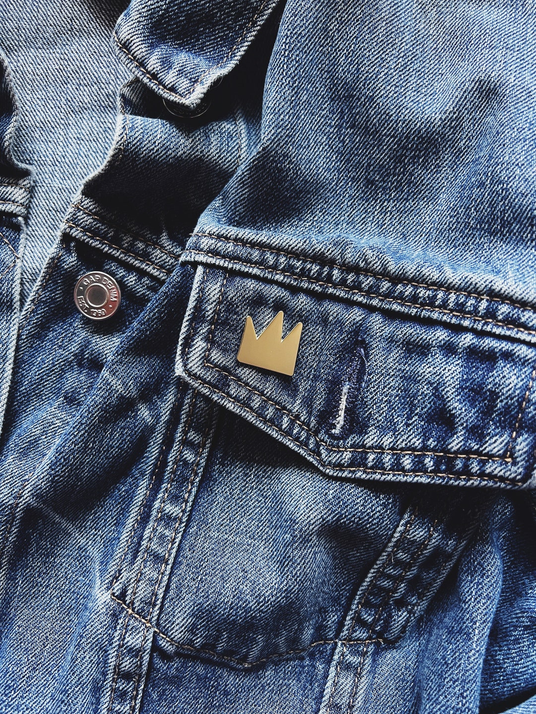 Basquiat Crown Enamel Pin - Lapel Pin - Gold - Etsy