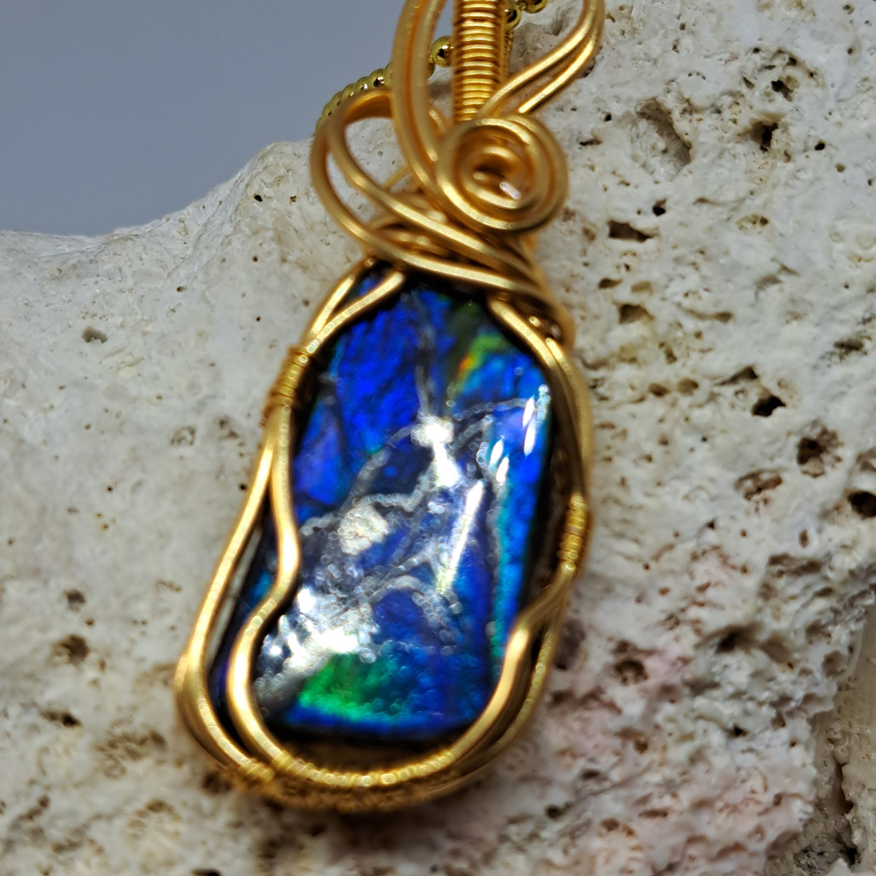 Vibrate Most Sought After Blue Colour in This Natural Alberta Canadan ...