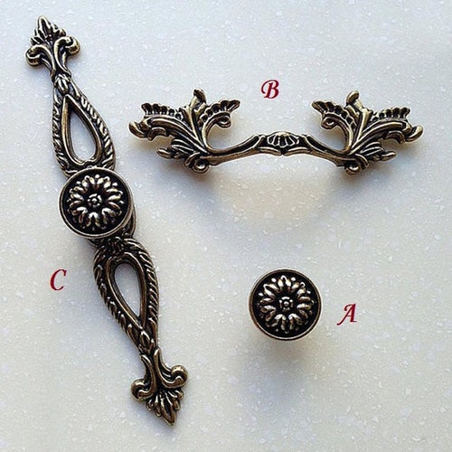3 Shabby Chic Drawer Knobs Pulls Dresser Pulls Handles - Etsy