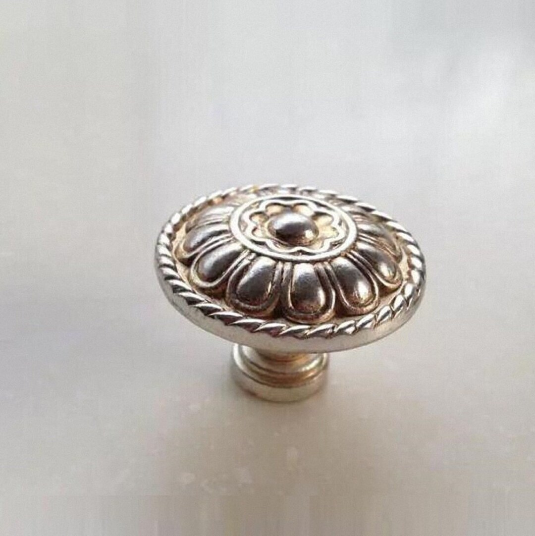 Antique Silver Knobs Pulls Handles Round Knobs Handles Cabinet Knobs Handles Dresserknobs ...