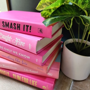 Pink Books for Trendy Bookshelf Decoration Girly Shades of Pink Bedroom ...