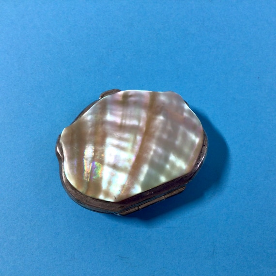 Antique coin purse in Mother of Pearl shell, miniatur… - Gem