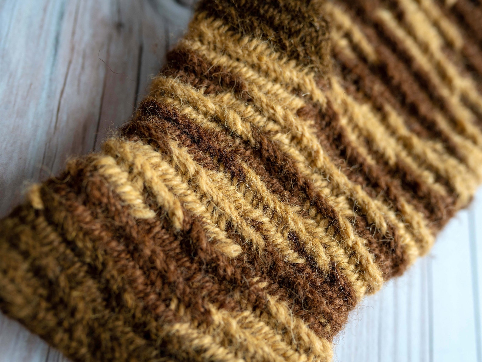 Nalbinding Spotted mittens Finnish Stitch custom order. | Etsy