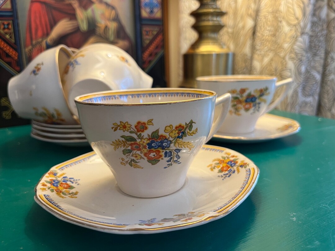 Set of Six John Maddock and Sons Royal Cameronian Tea Cups and Saucers ...