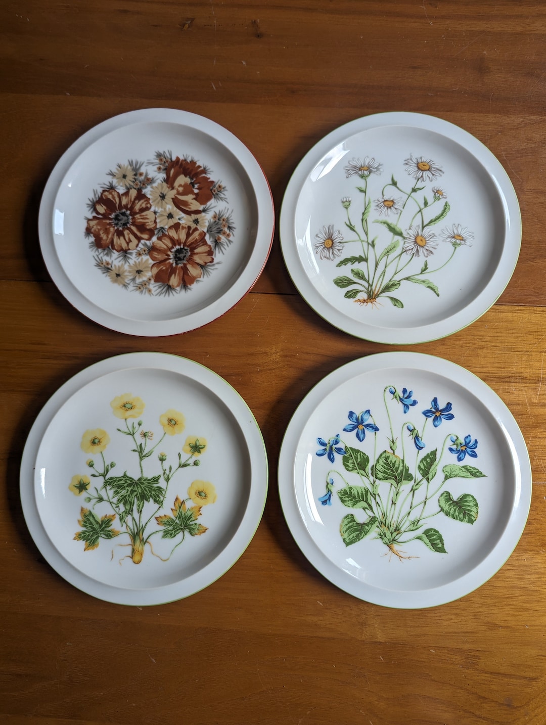 4 Vintage Floral Plates - Etsy
