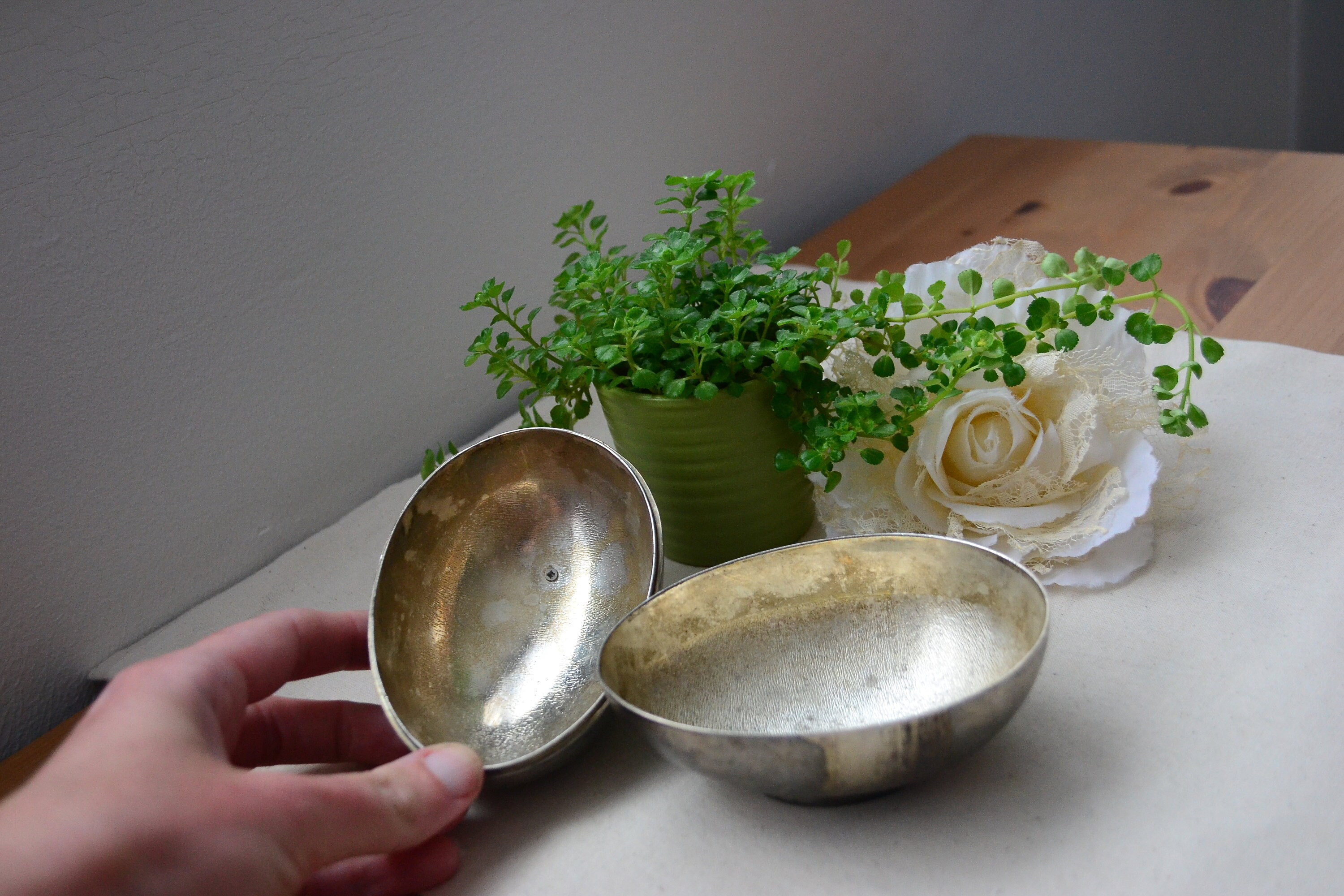 Gold Bow Large Egg Box Metal Box. - Etsy