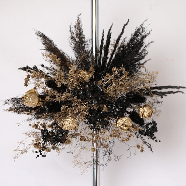 Black and Gold Flower Arrangement - Etsy