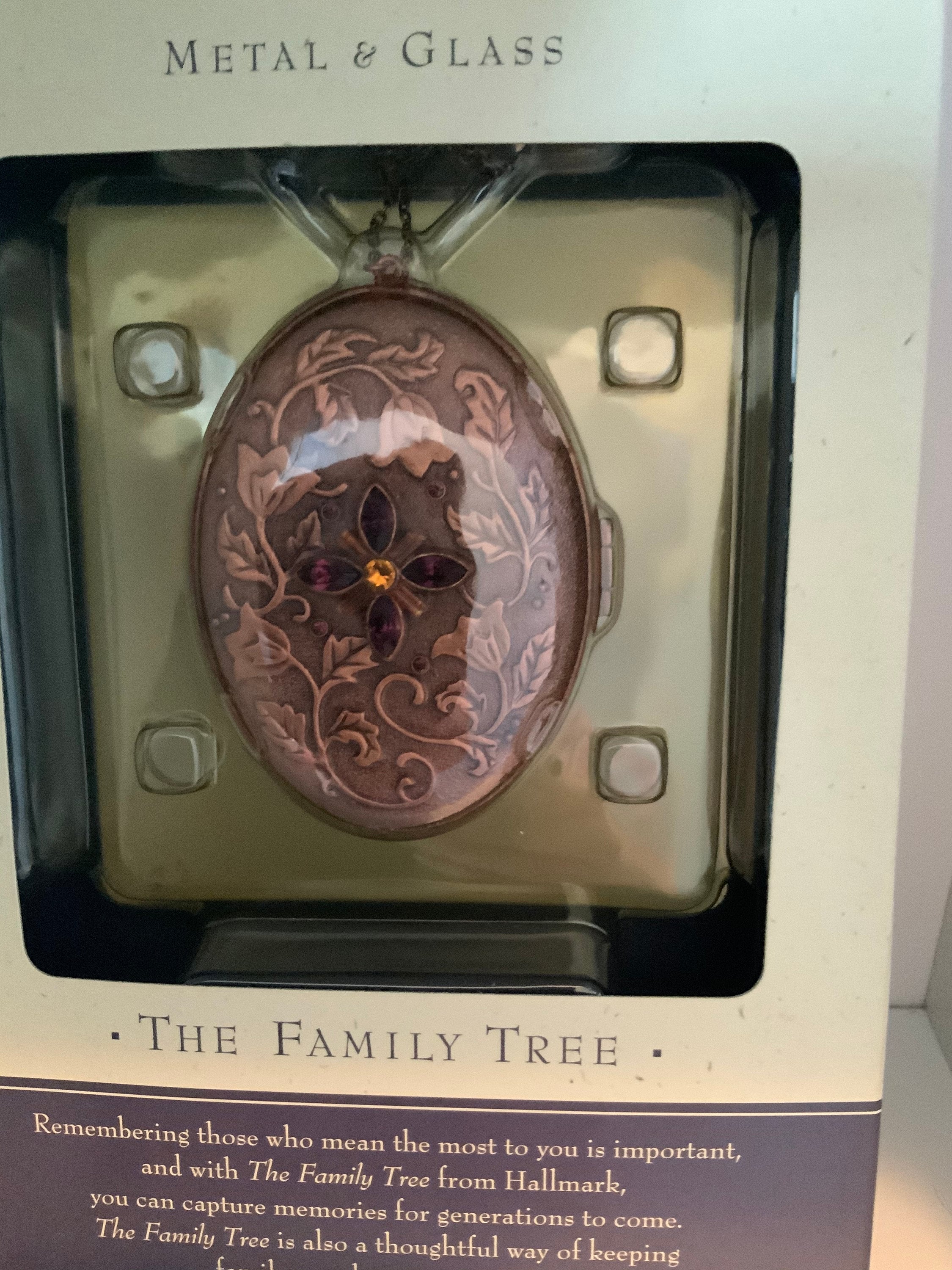 Hallmark Family Tree for sale | Only 2 left at -60%