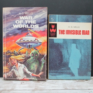 Set of 2 H.G. Wells Books, the Invisible Man and War of the Worlds ...