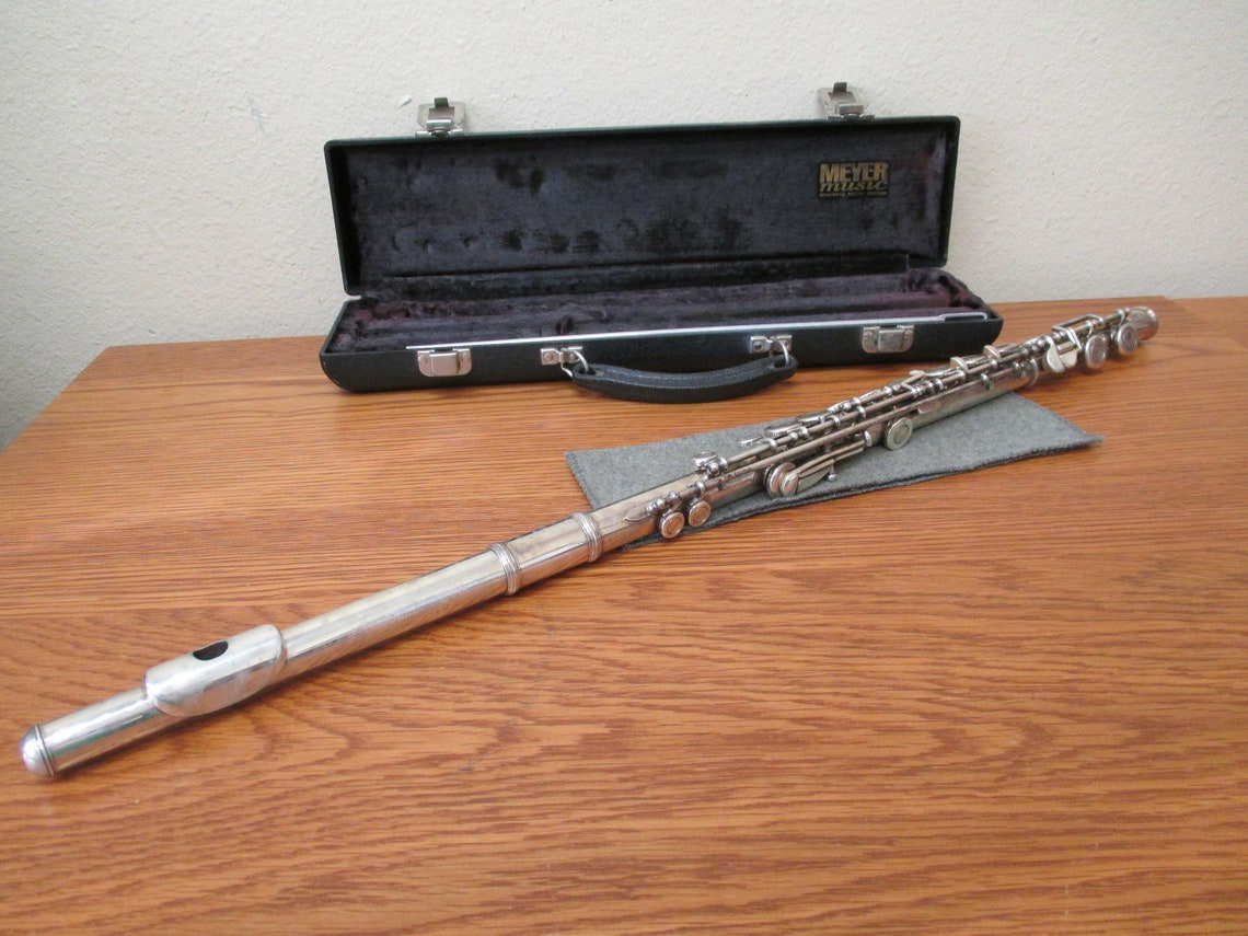 Armstrong Flute 104 in Hard Case, Vintage Musical Instrument ...