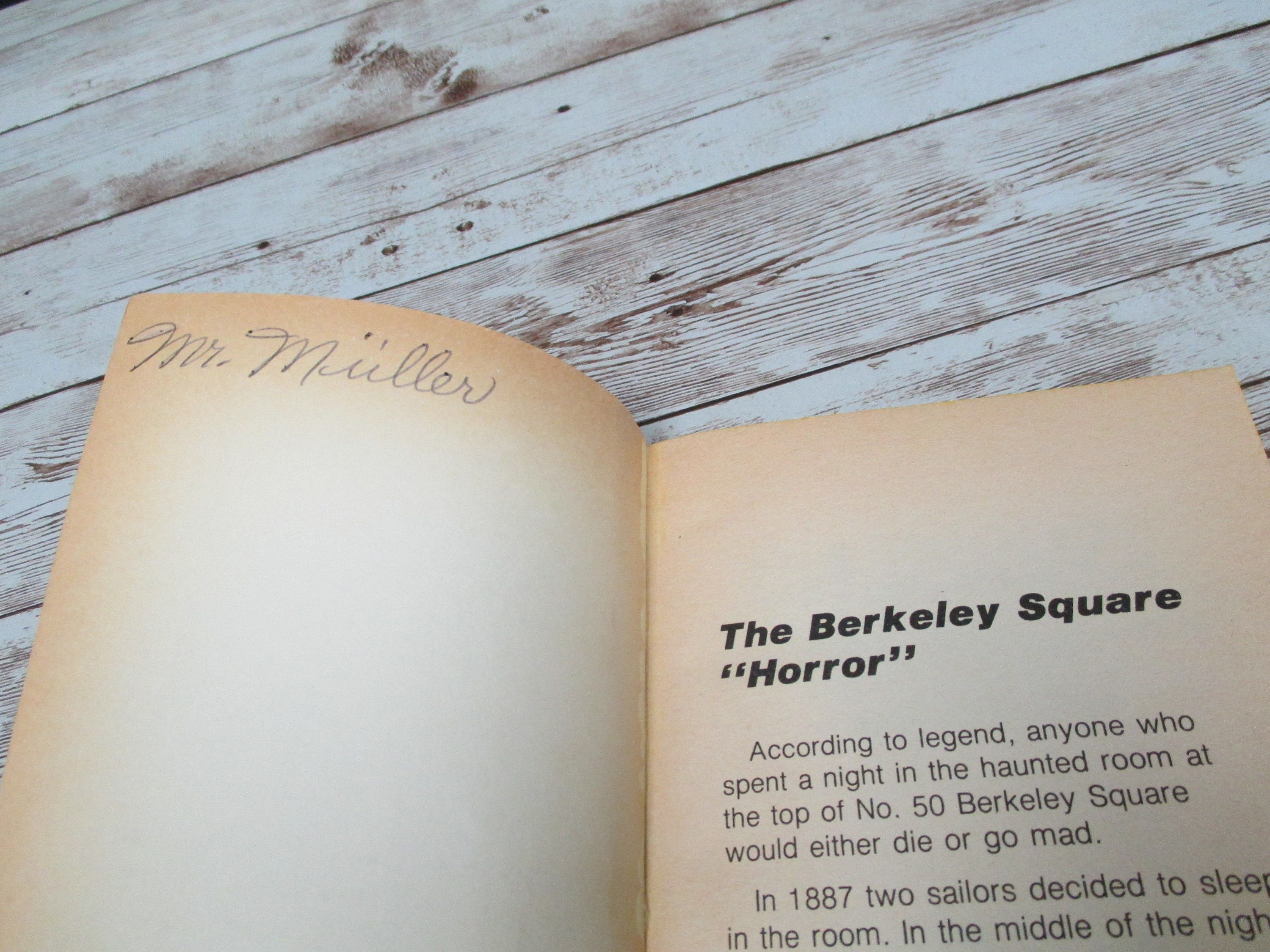 The Worlds's Most Famous Ghosts by Daniel Cohen, Pocket Books ...