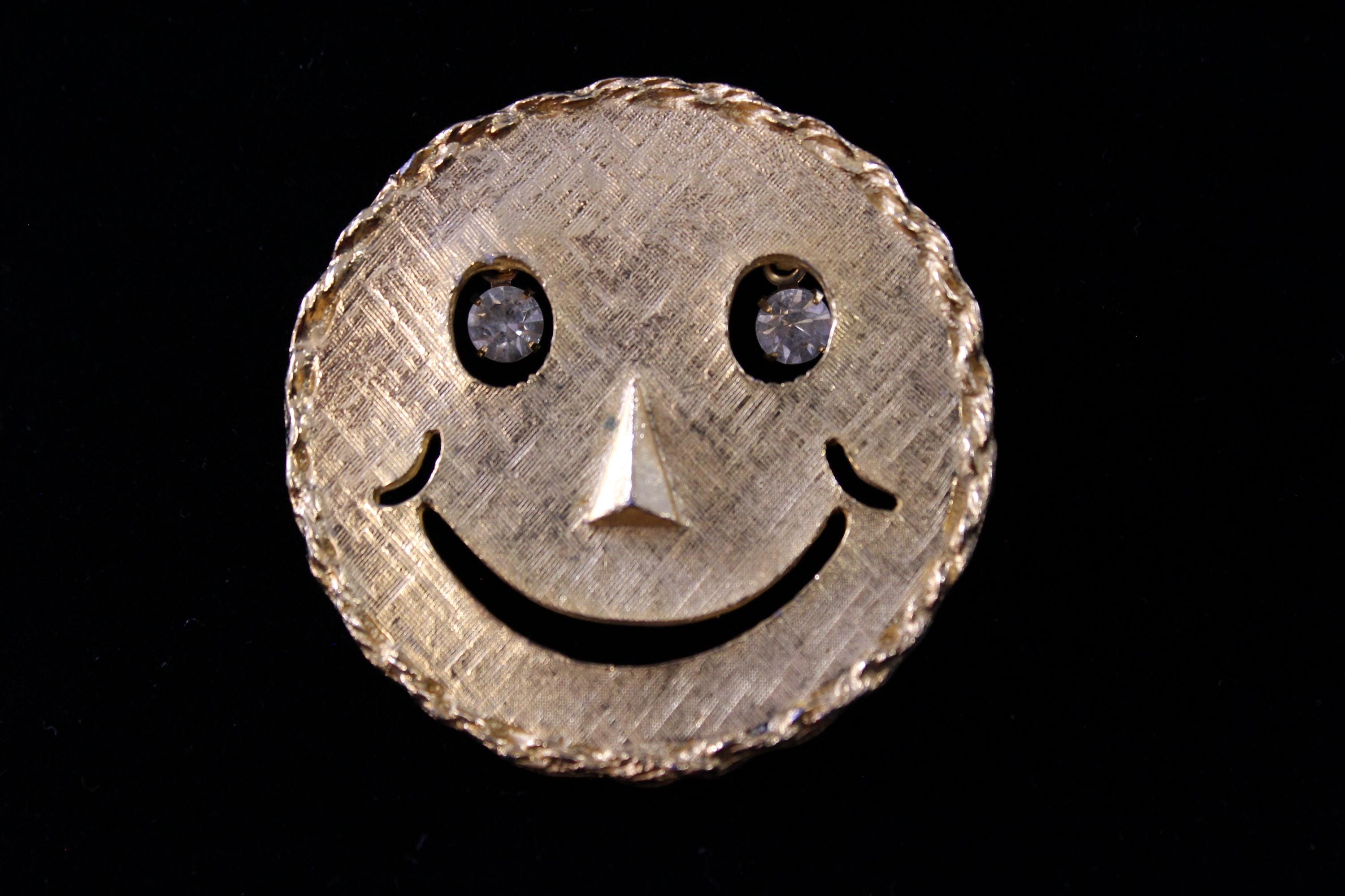 Vintage Estate Gold Tone Florentine Finish Smiley Face Rhinestone Pin ...