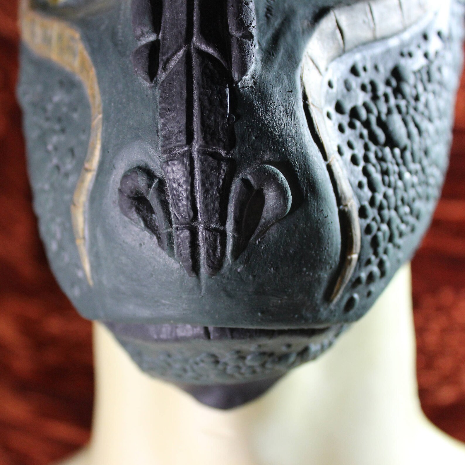 Masque de lézard avec corne Lizard mask with Horns | Etsy