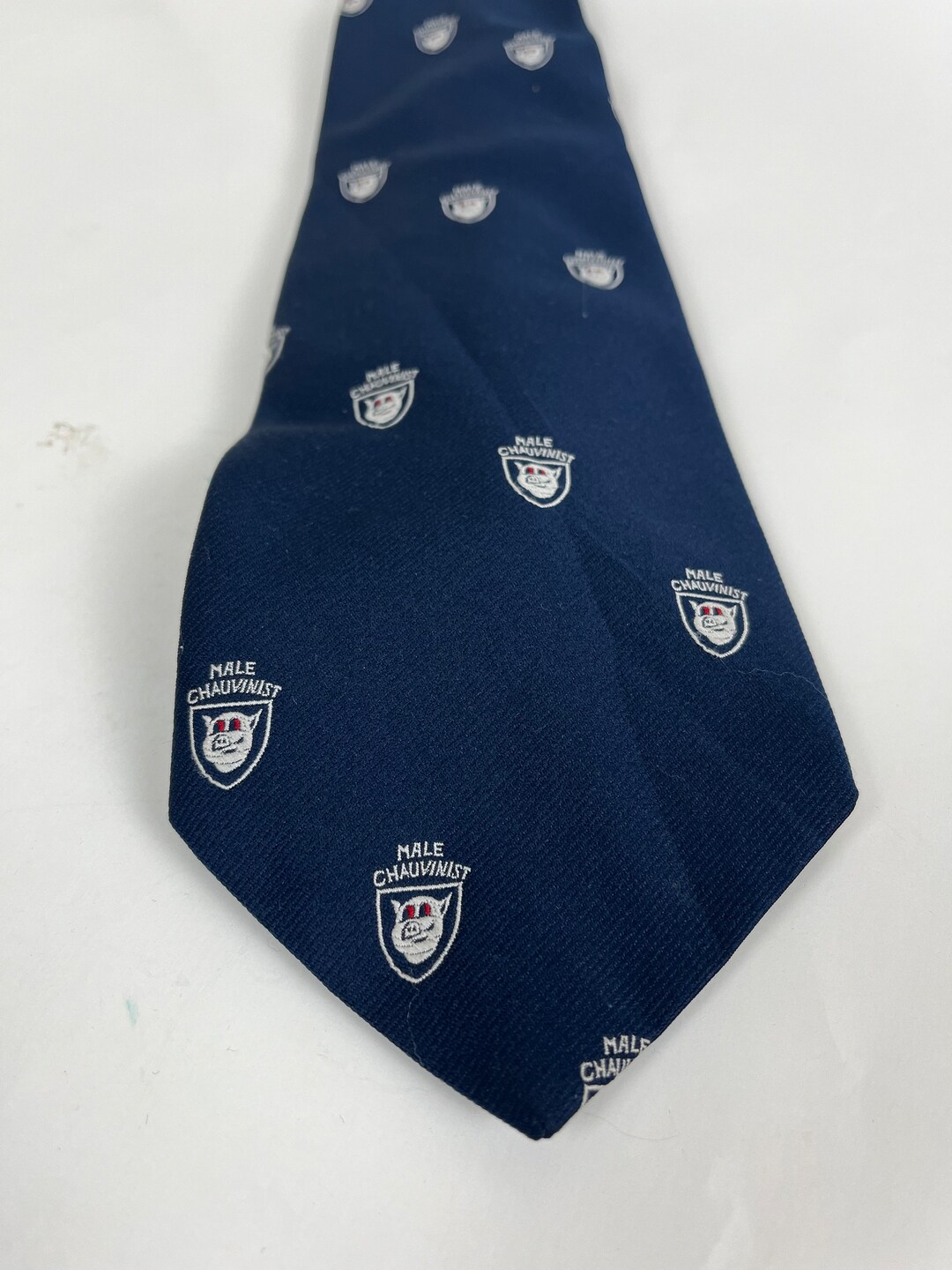 Vtg ‘male Chauvinist Pig’ Blue Crest Emblematic Club Tie by Lily Dache ...