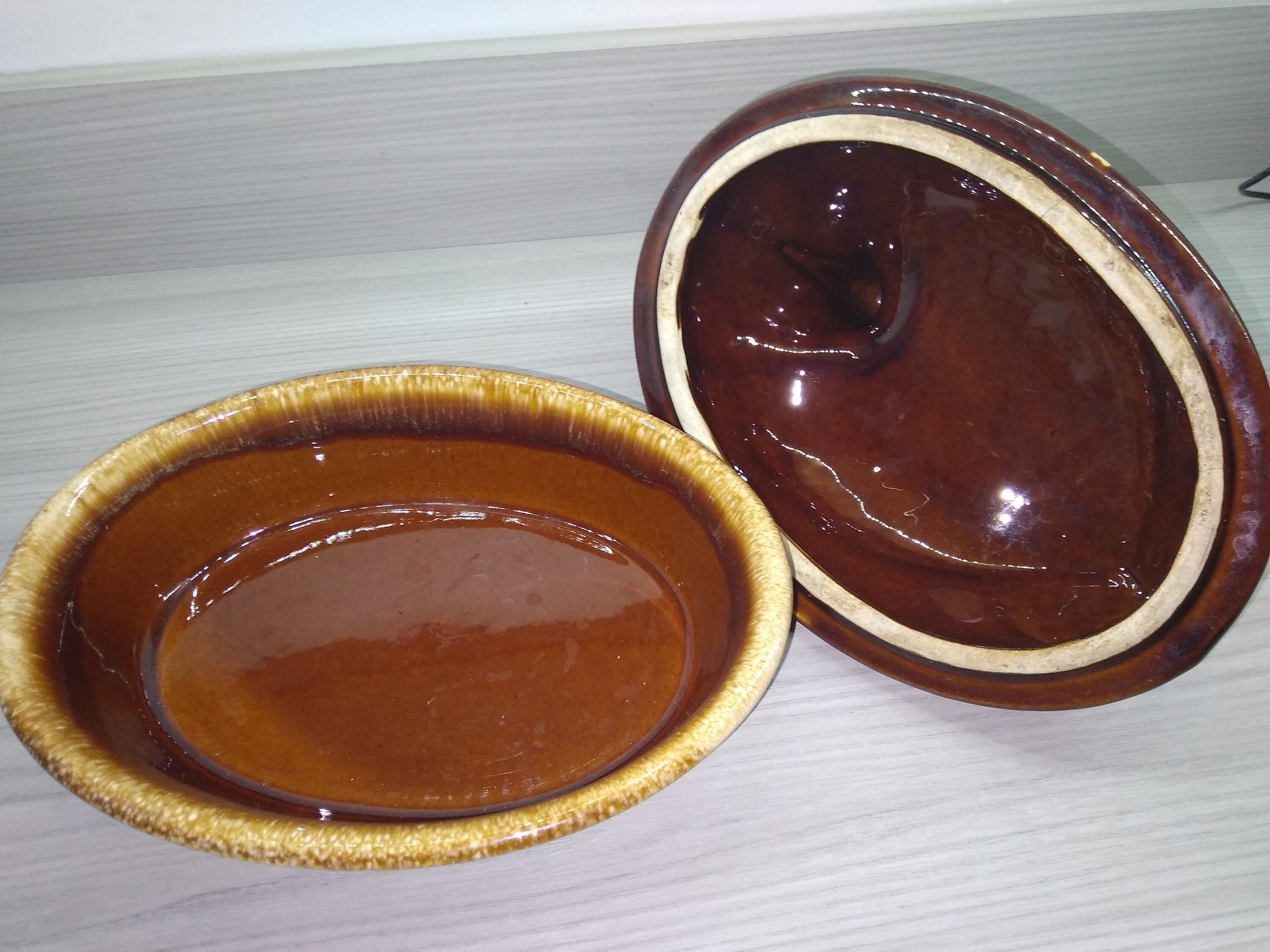 USA Hull Pottery Duck Covered Casserole Serving Dish Brown Drip Oven ...