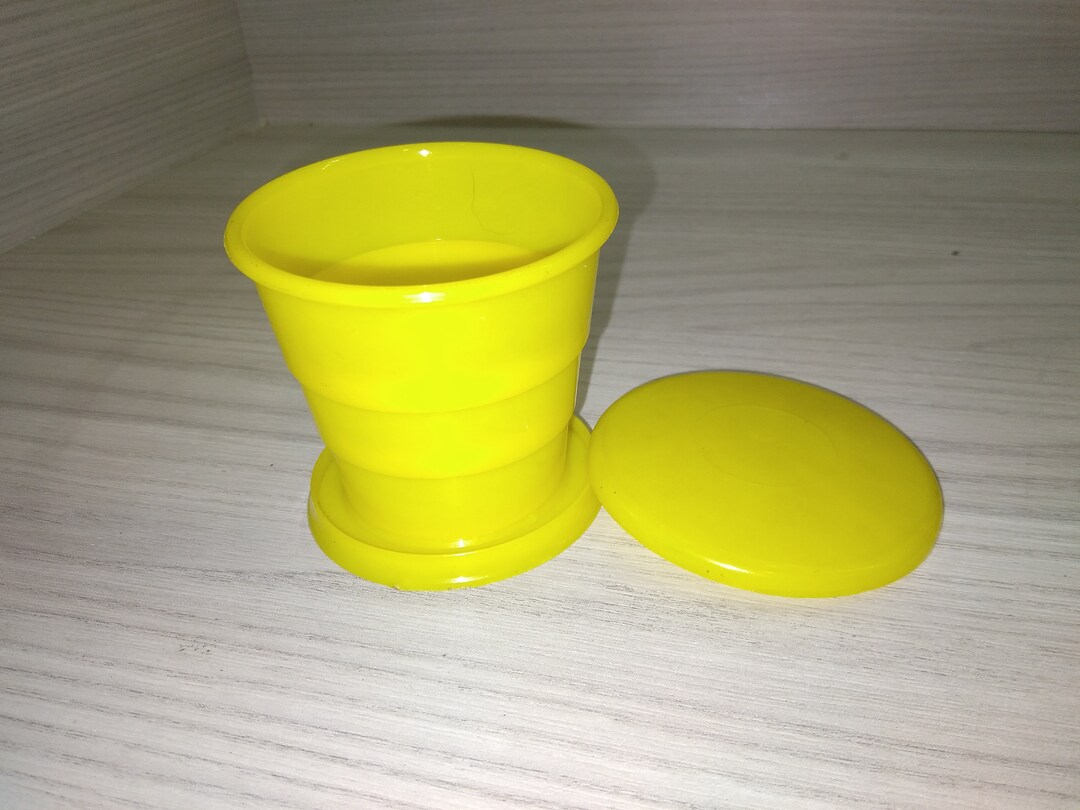 Art Deco Bakelite Yellow Telescoping Fold up Pocket Cup Vessel Holds 1/ ...