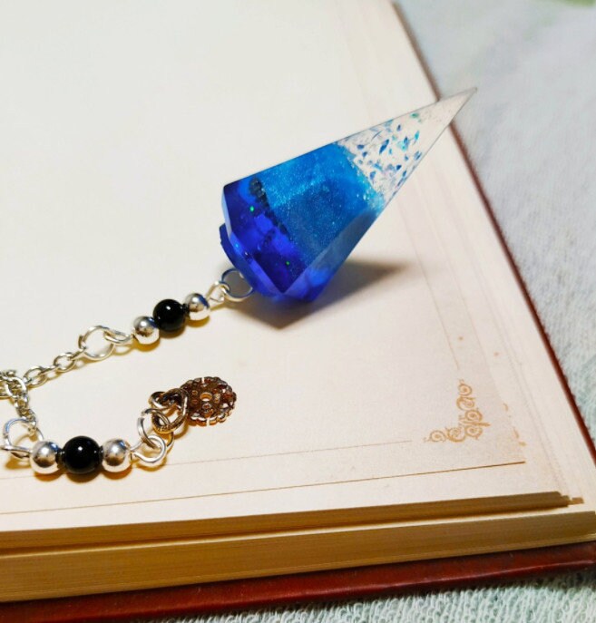 Pyramid Silicone Resin Mold - Pendant Resin Mould Jewellery Making ...