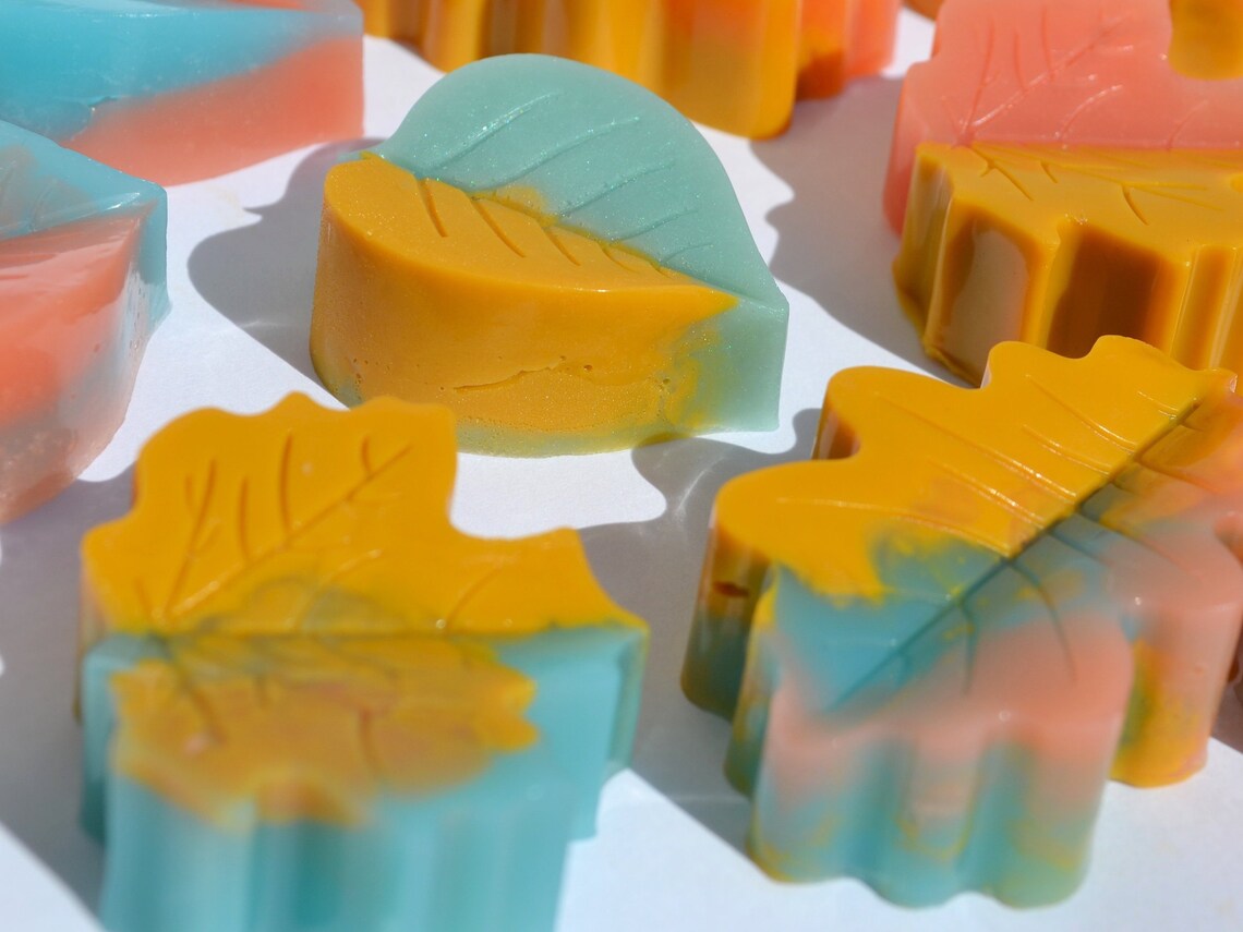 25 FALL PARTY FAVORS Leaf Shaped Soaps Thanksgiving Gifts for - Etsy