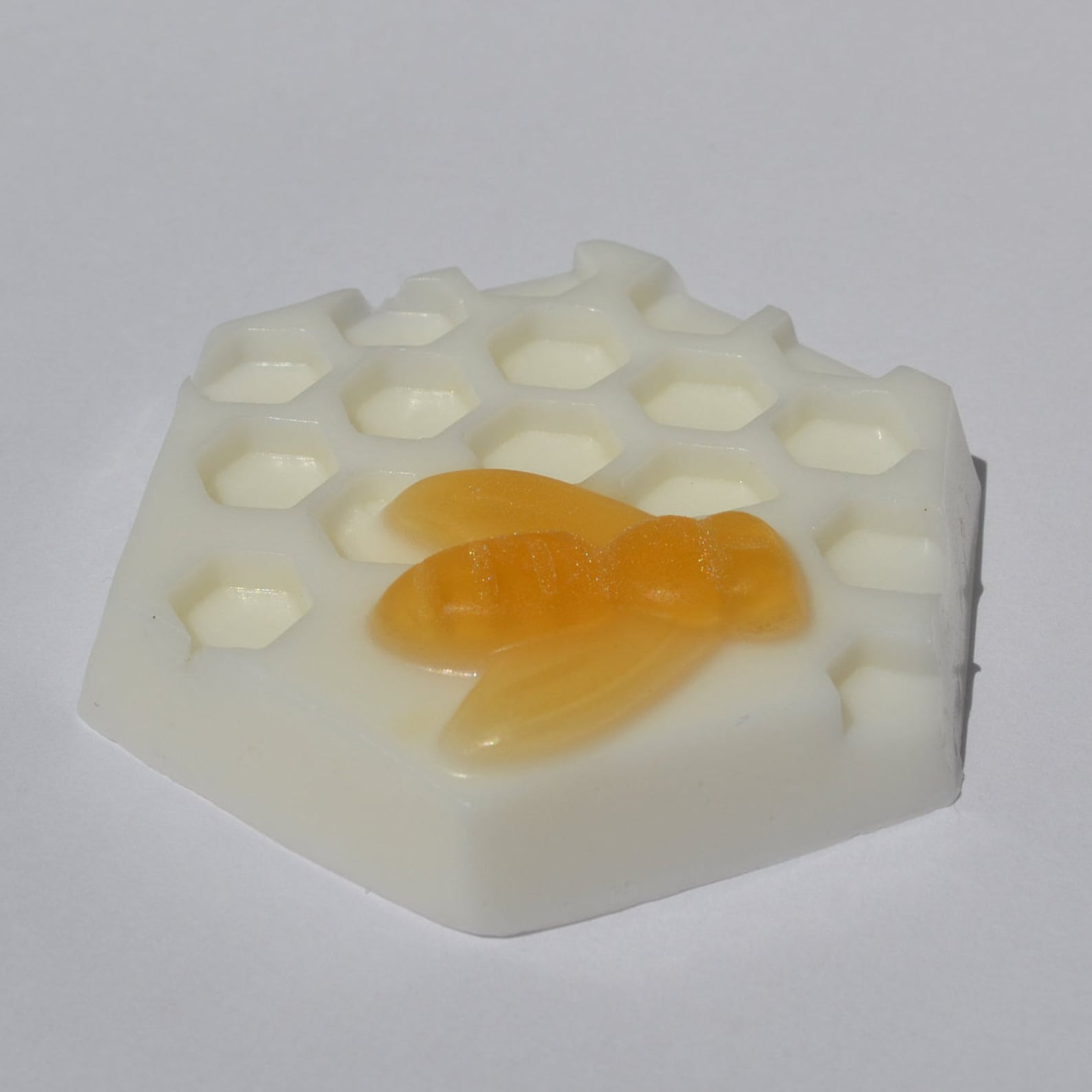 HONEY SOAP, Bumblebee Soap, Queen Bee Birthday Party Favor, Honeycomb ...
