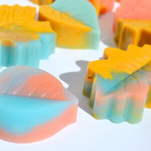 25 FALL PARTY FAVORS Leaf Shaped Soaps Thanksgiving Gifts for Guests ...