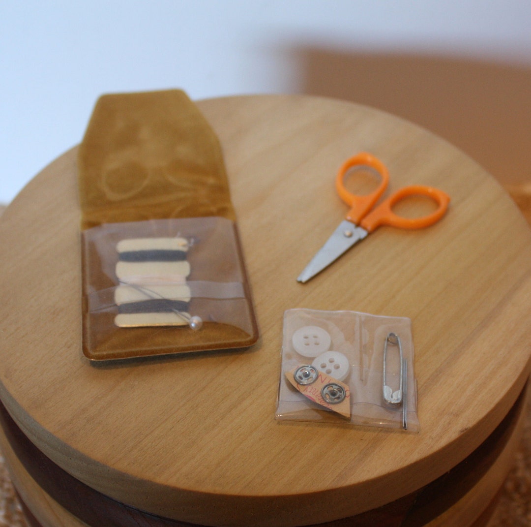 SALE! Vintage Pocket Sewing Kit 1940's - Etsy