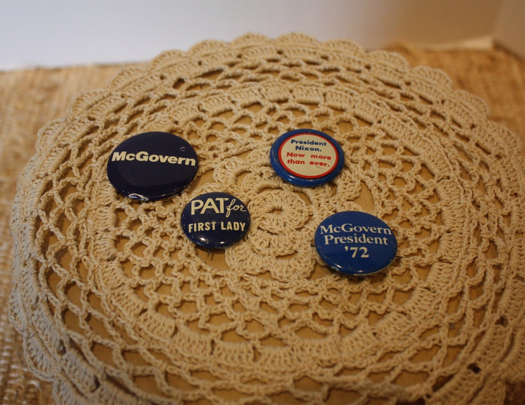 Four Vintage Election Buttons Nixon Mcgovern - Etsy