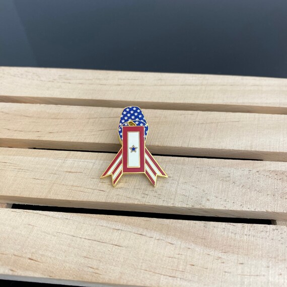 Vintage Ribbon Pin USA American Flag Design Red White… - Gem