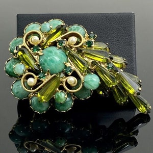 Vintage Juliana Brooch Shades of Peridot Jade Emerald Green Crystal ...