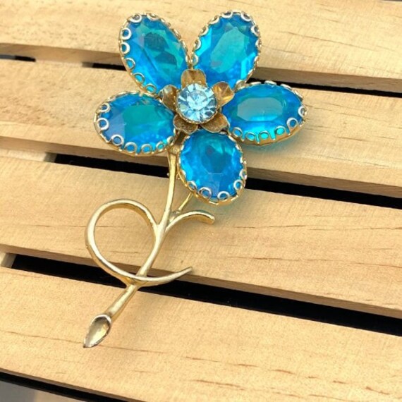 Vintage Blue Flower Brooch Crystal Blue Petals Blue R… - Gem