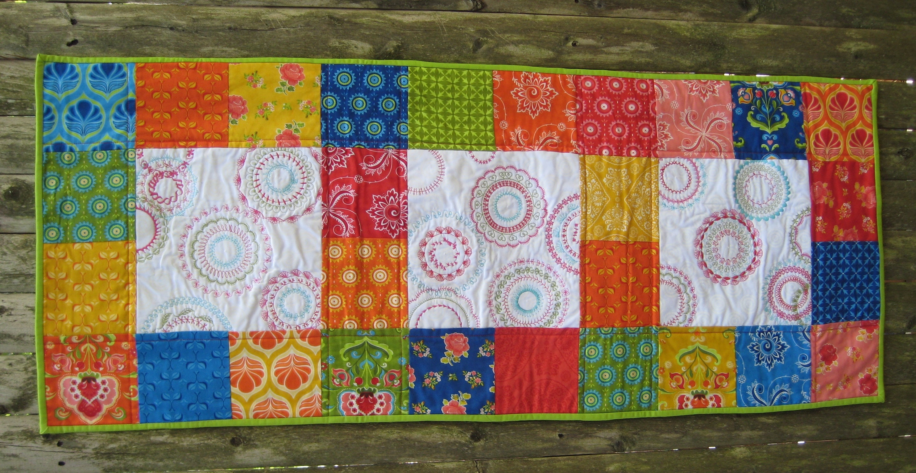 Charm Pack Circle Stitching Table Runner PDF Quilting Pattern (SMS ...