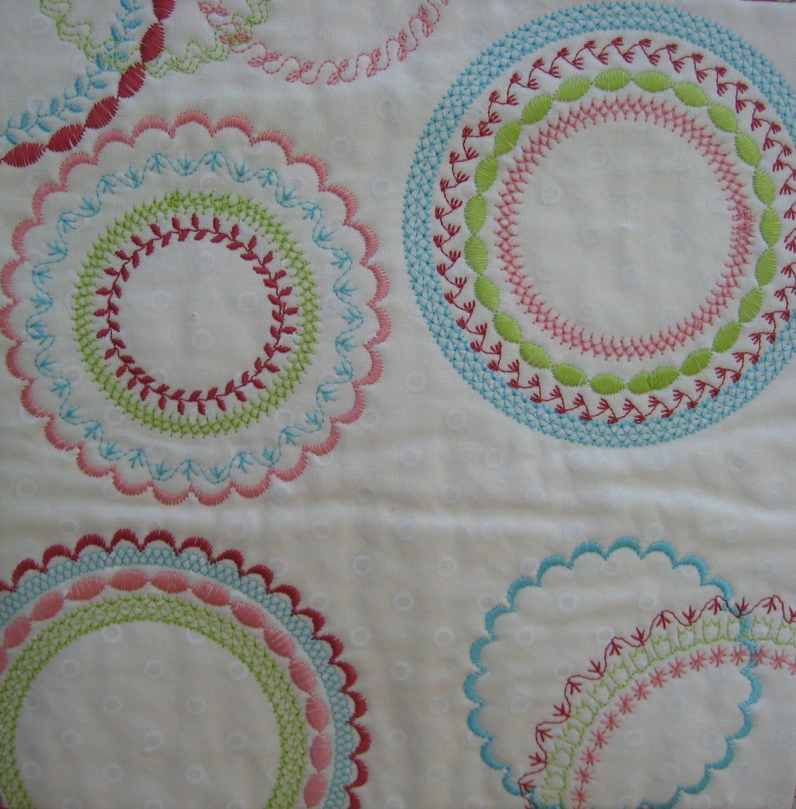 Charm Pack Circle Stitching Table Runner PDF Quilting Pattern (SMS ...