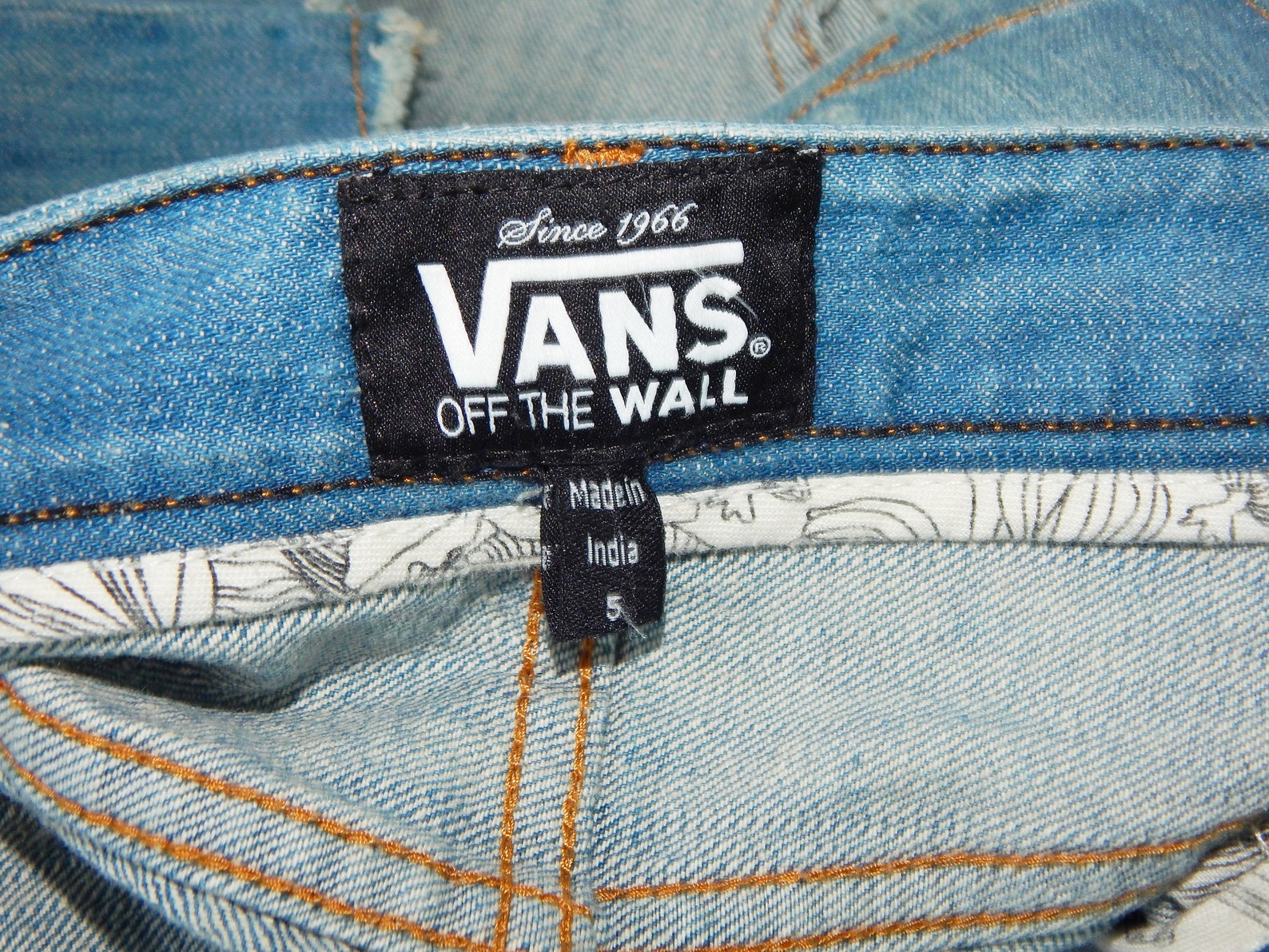 VANS Vintage 2000s Amazing Rare Women's Senim Mini Skirt. Label Size: 5 ...