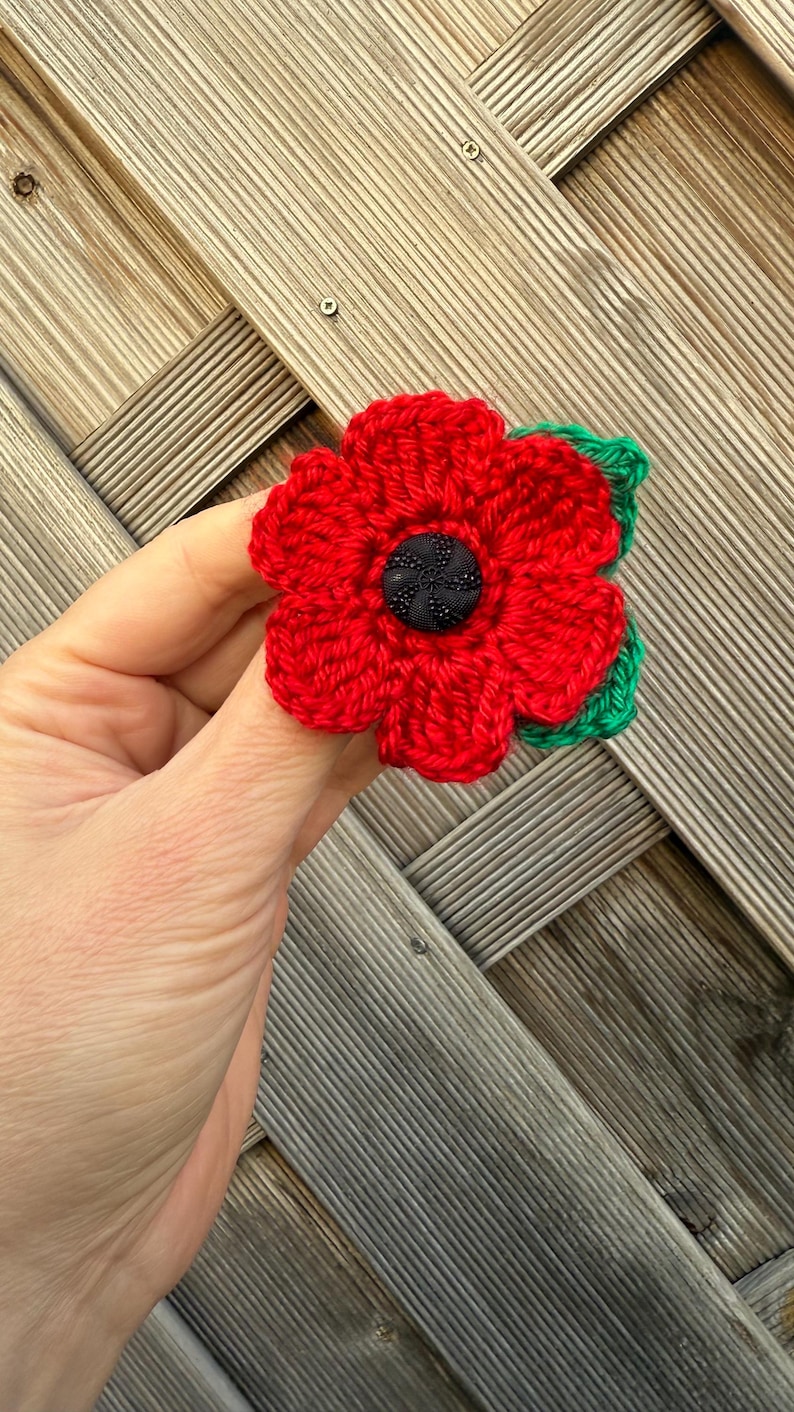 Crochet Poppy Flower Brooch Applique Pattern: Easy DIY (PDF Download ...