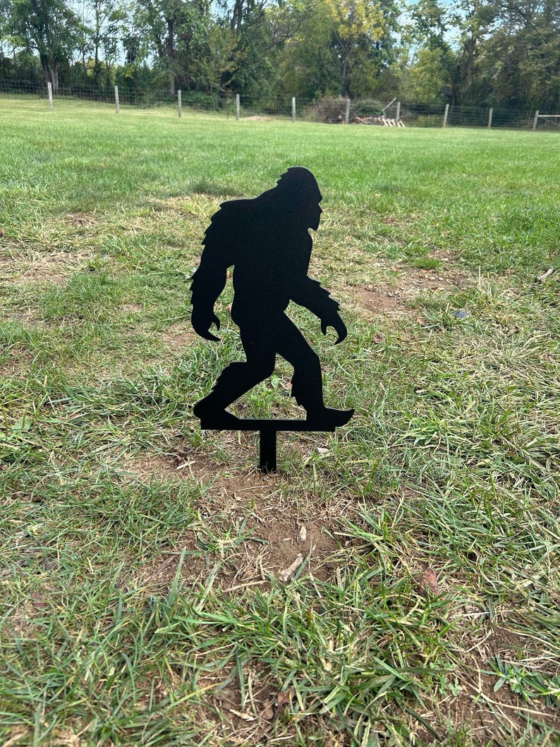 Bigfoot Garden Set, Steel Sasquatch Lawn Decoration, Metal Decoration ...