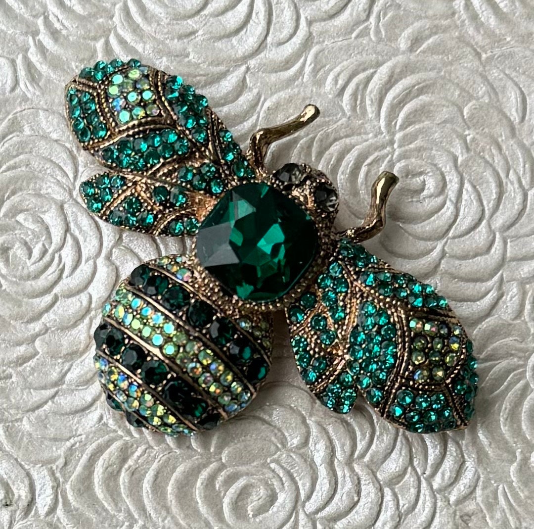 Vintage bee brooch store