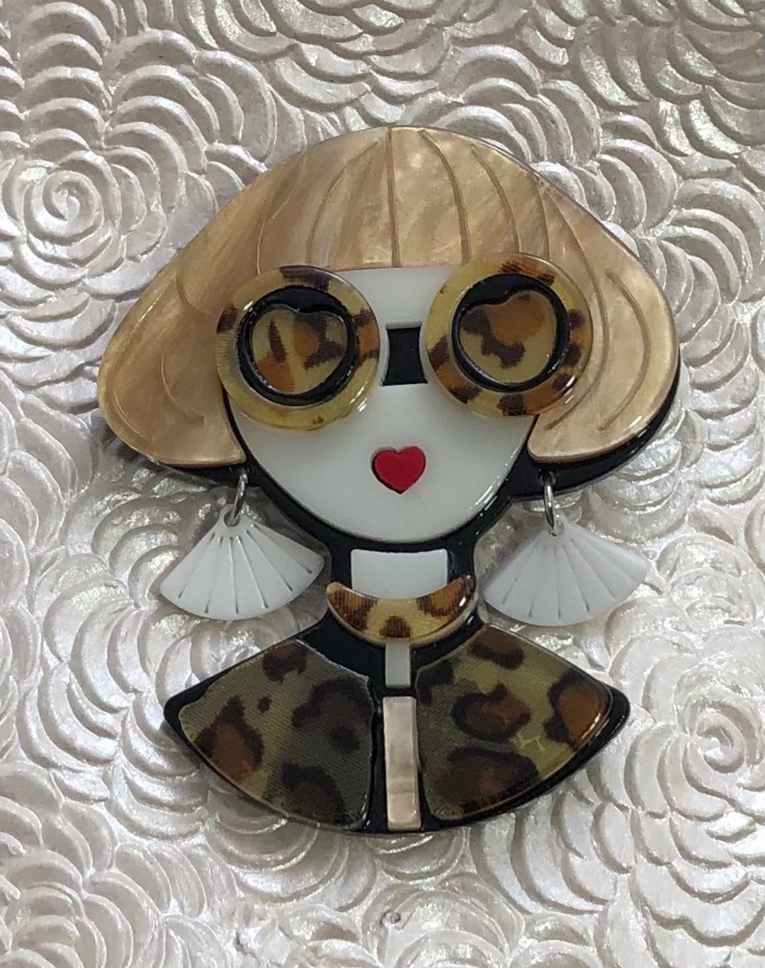 Unique Lady Vintage Style Brooch - Etsy