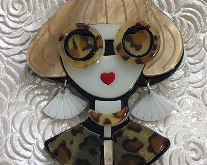 Unique Lady Vintage Style Brooch - Etsy